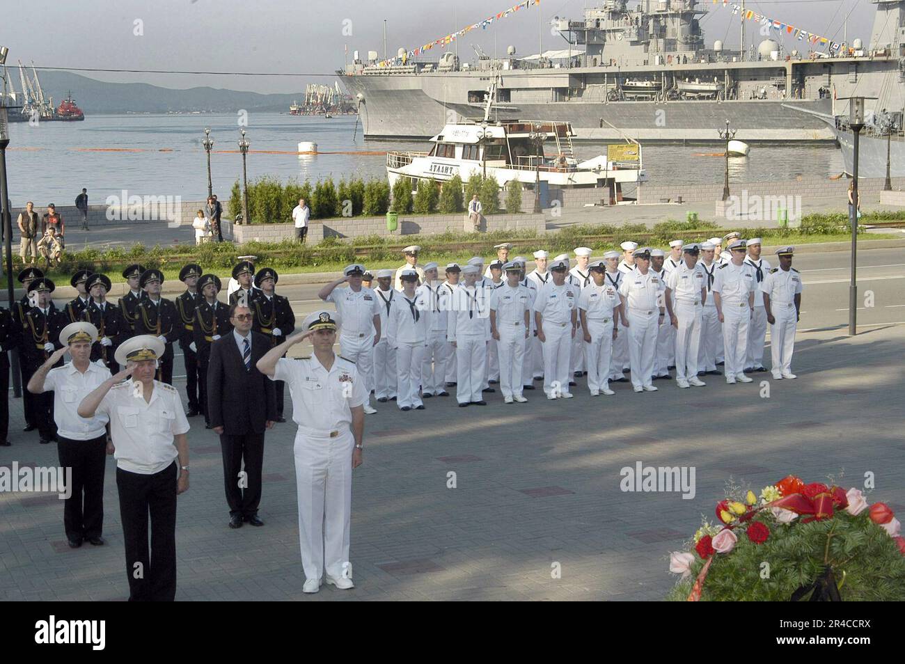 US Navy Commander, U.S. Seventh Fleet, Vice Adm. Jonathan W. Greenert ...
