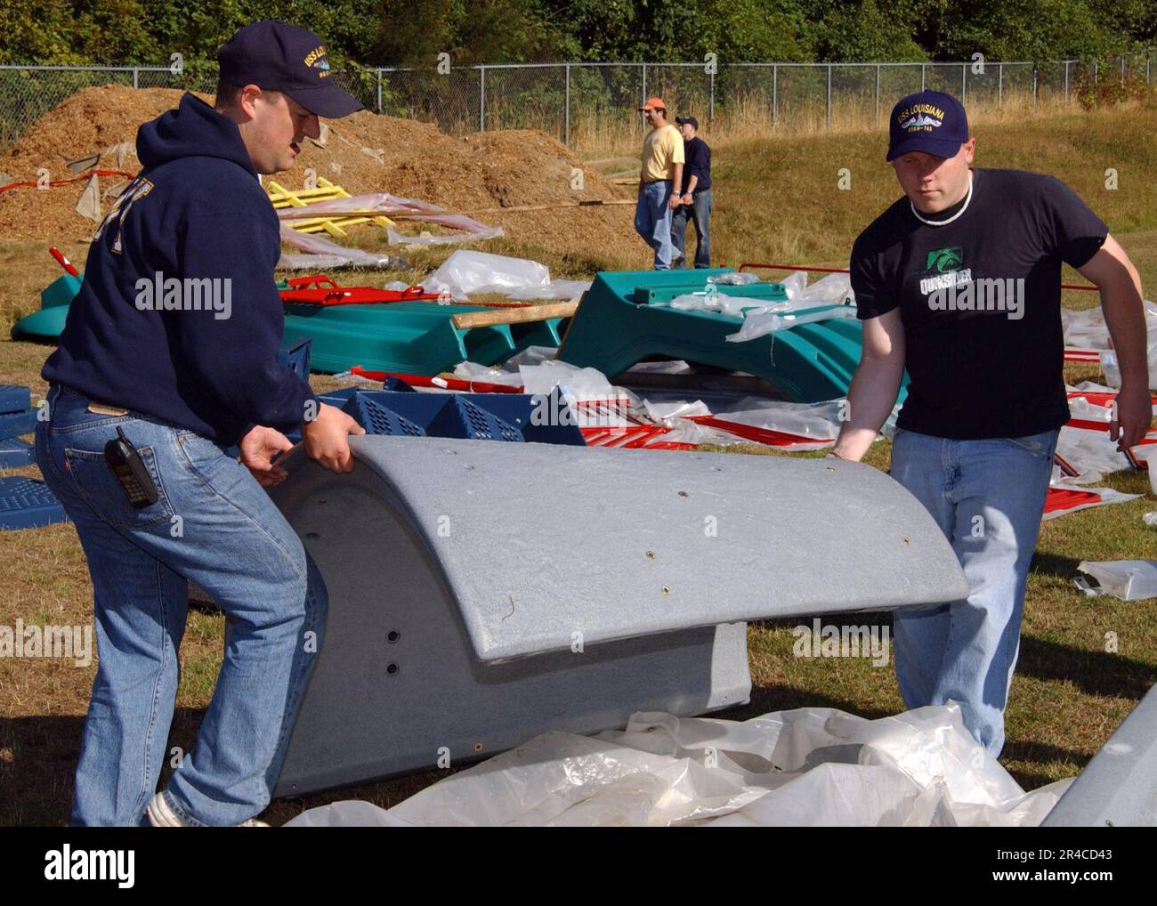 US Navy Electrician's Mate 1st Class and Fire Control Technician 3rd ...