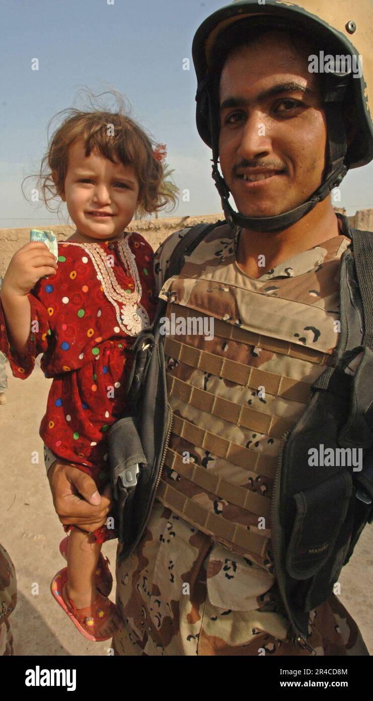 US Navy An Iraqi army soldier from 3rd Battalion, 3rd Brigade, 5th ...