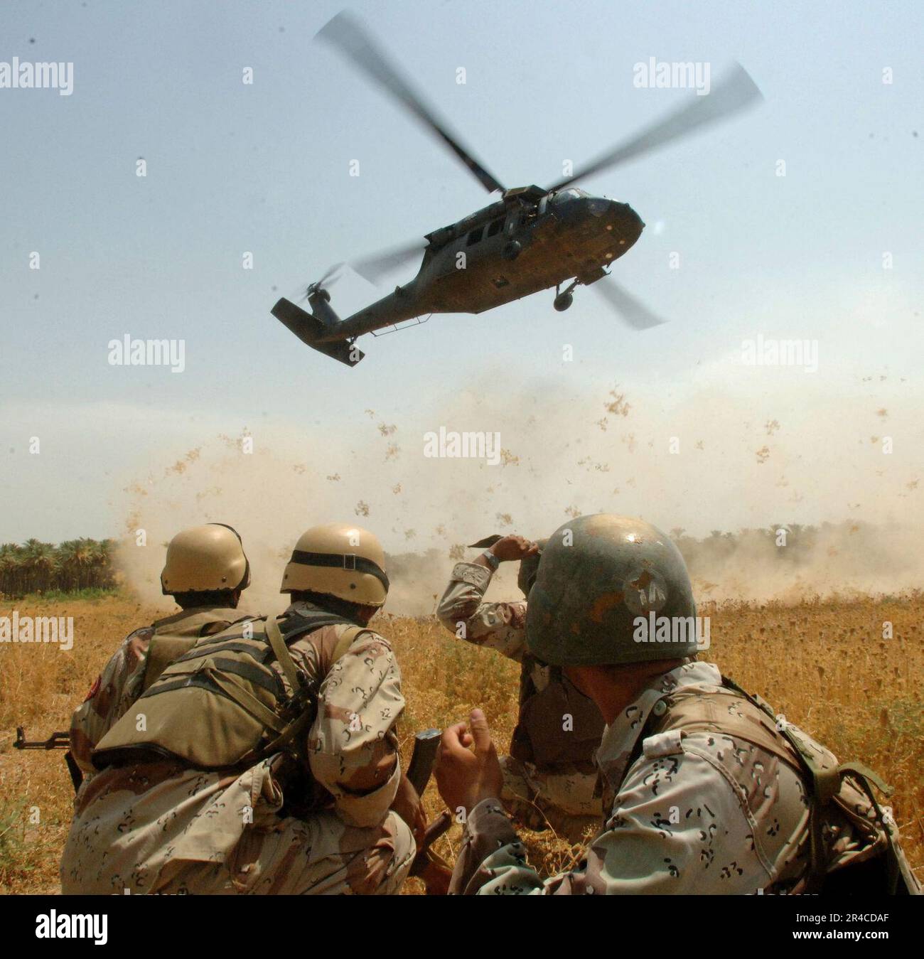 US Navy Iraqi army soldiers from 3rd Battalion, 3rd Brigade, 5th Iraqi ...