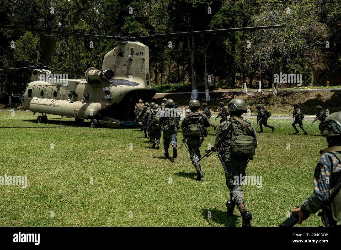 Soldiers assigned to the 7th Special Forces Group (Airborne) conduct ...
