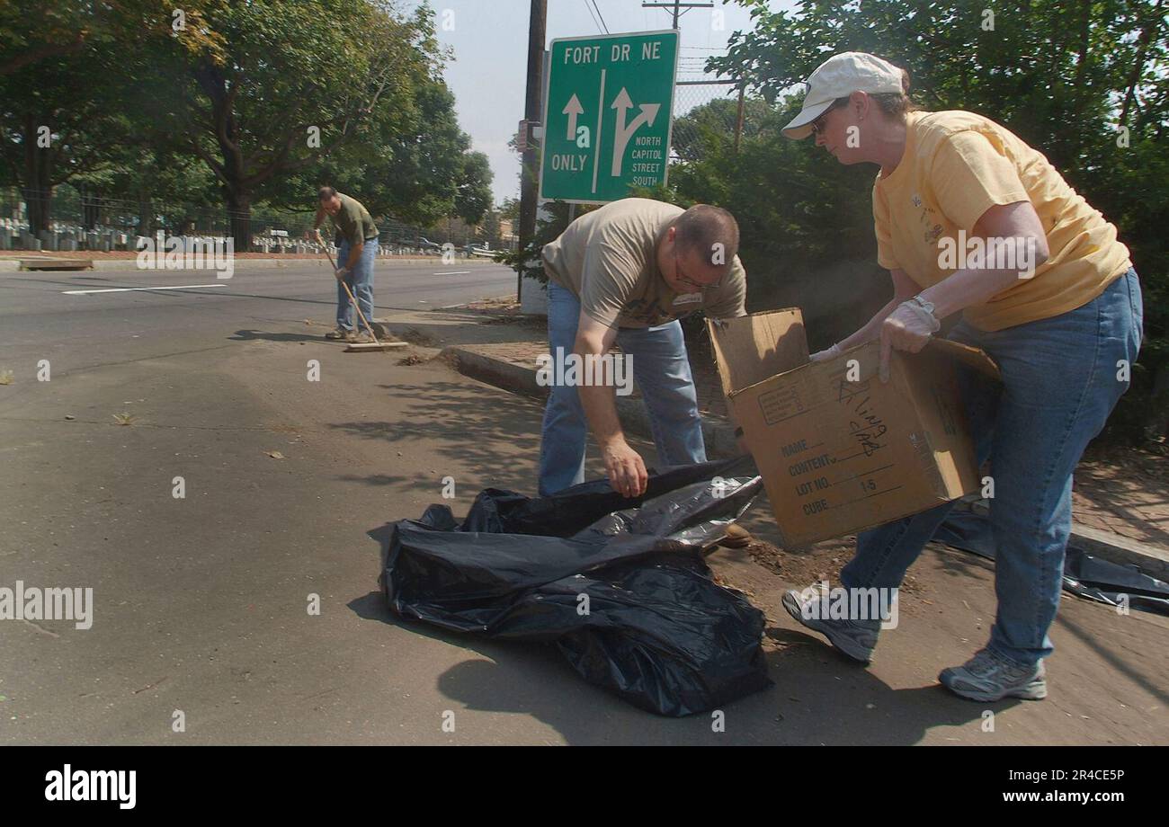 US Navy Newly selected U.S. Navy Chief Petty Officer (CPO) from the ...
