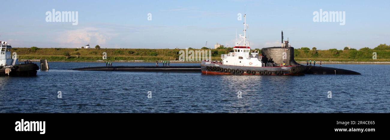 US Navy The Virginia-class attack submarine USS Texas (SSN 775) is ...