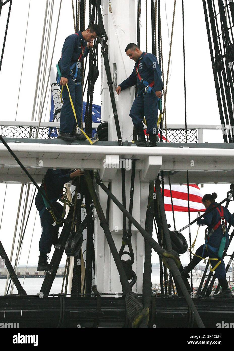 Mizzen mast hi-res stock photography and images - Alamy