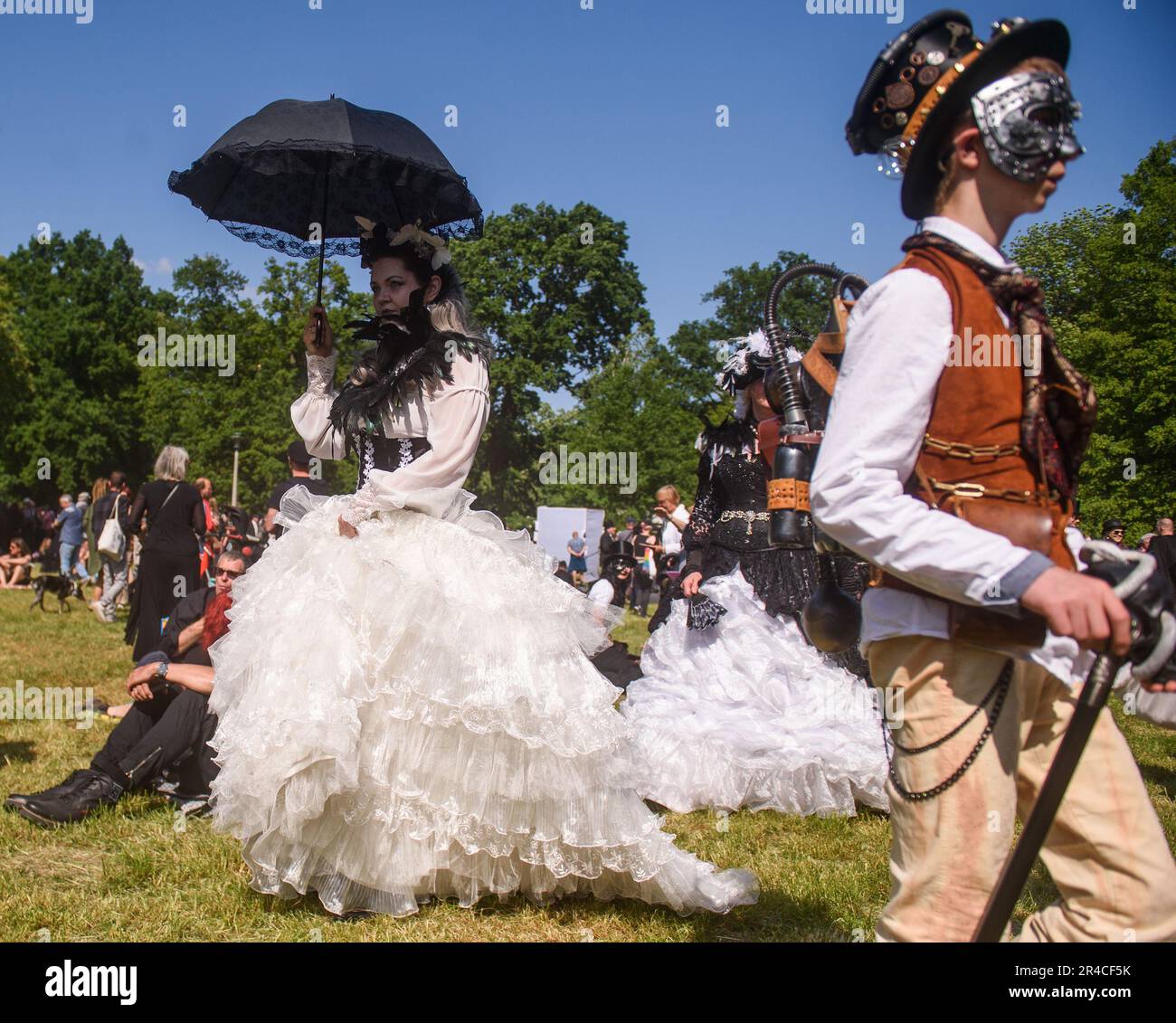 Participants attend the Victorian Picnic at the city park in Leipzig ...