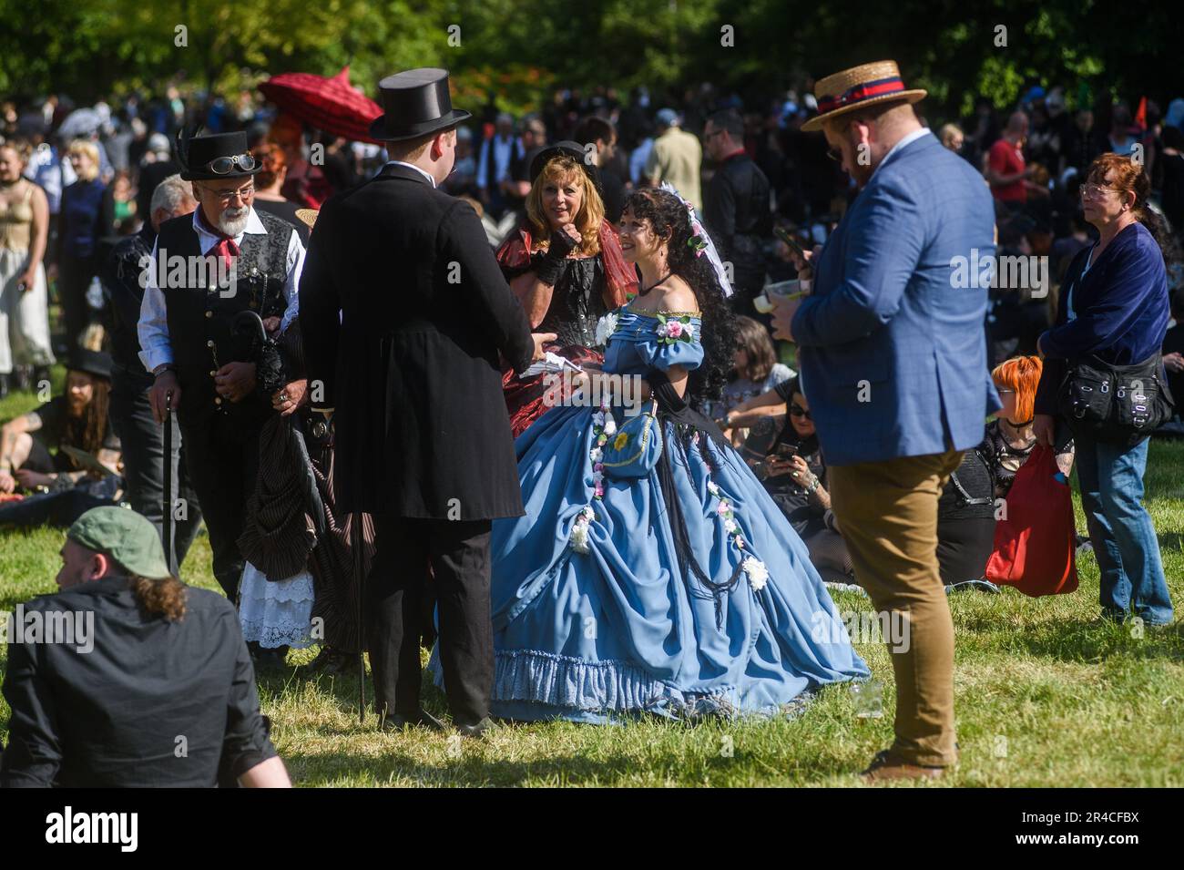 Participants attend the Victorian Picnic at the city park in Leipzig ...