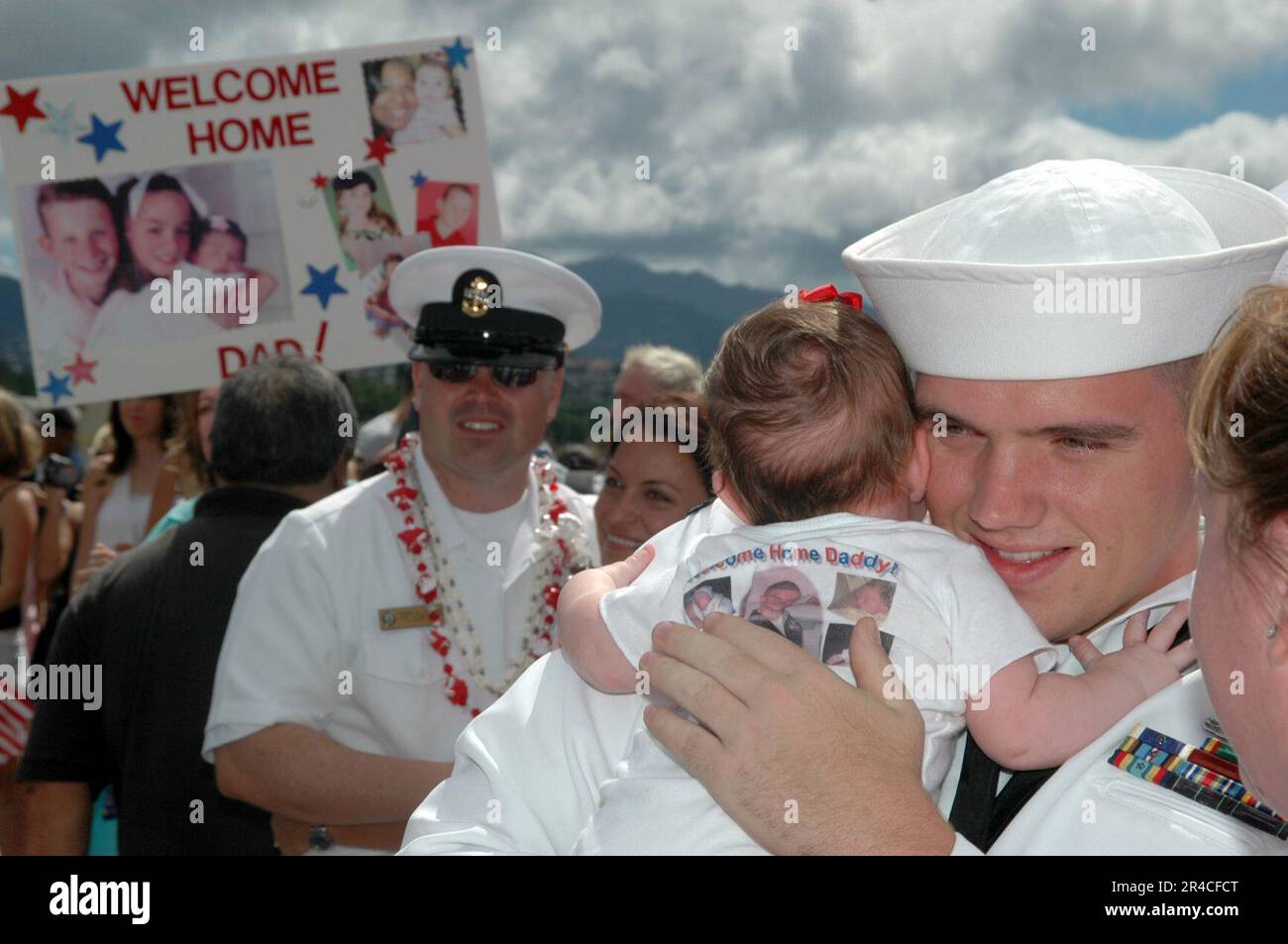 US Navy Sailors assigned to guided missile destroyer USS Russell (DDG ...