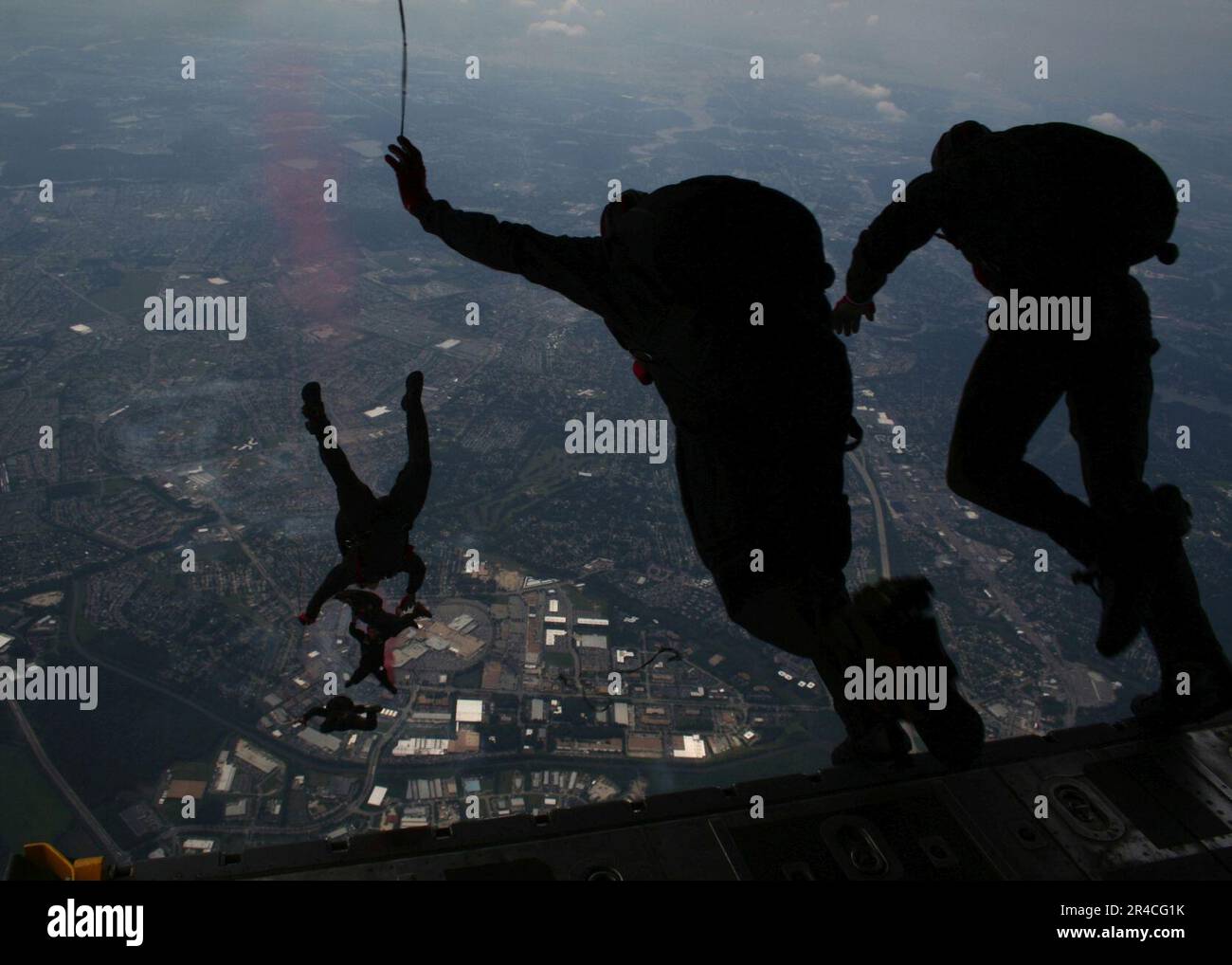 US Navy The official British Army parachute demonstration team, the Red ...