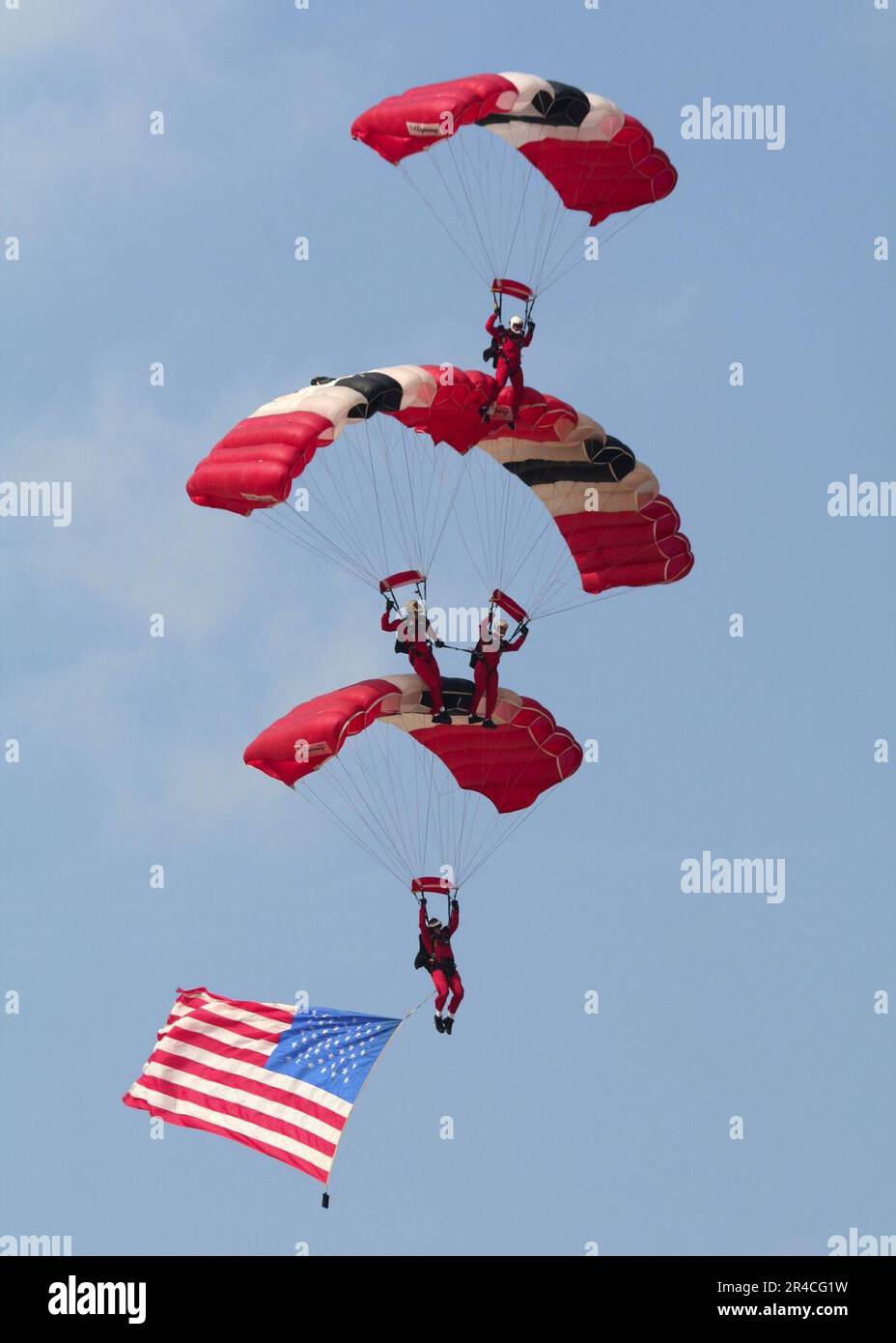 US Navy Members of the British Army parachute demonstration team, the ...