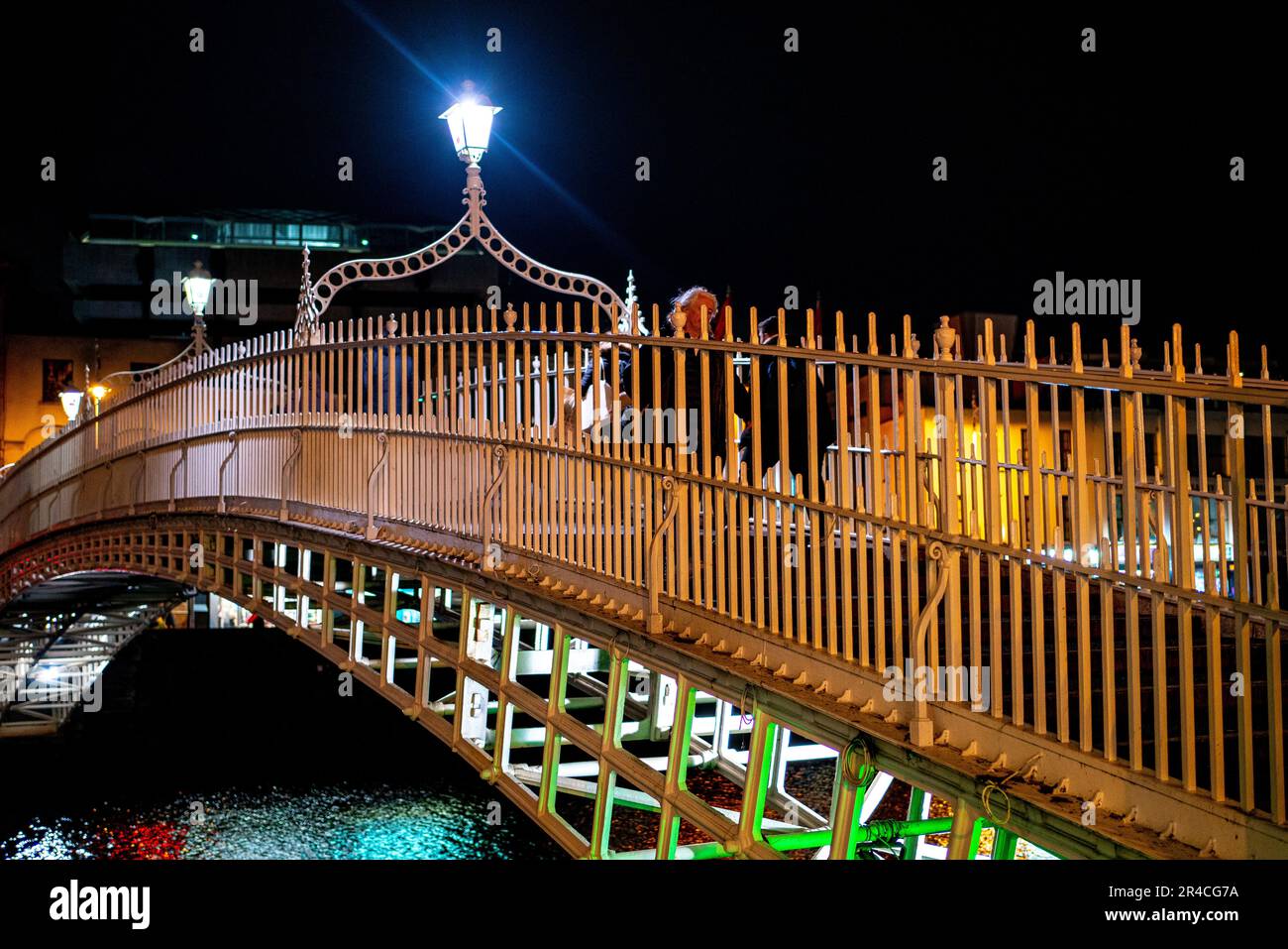 Ha penny bridge house hi-res stock photography and images - Alamy