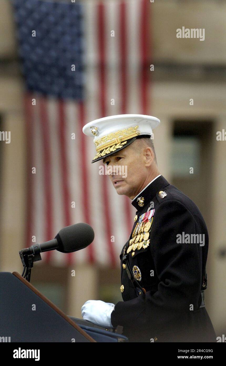 US Navy Chairman of the Joint Chiefs of Staff, Marine Gen. Peter Pace ...