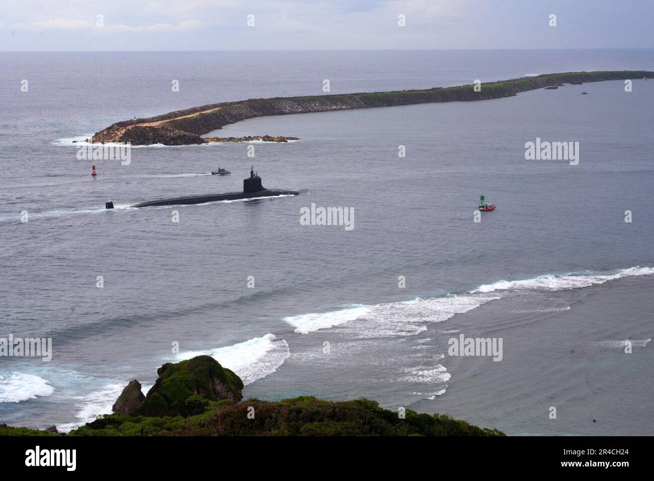 US Navy Fast-attack submarine USS Seawolf (SSN 21) enters Apra Harbor ...