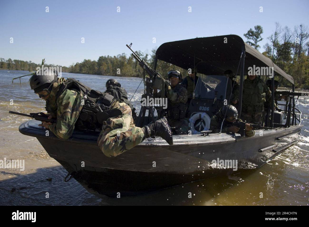 US Navy Sailors assigned to Naval Small Craft Instruction and Technical ...