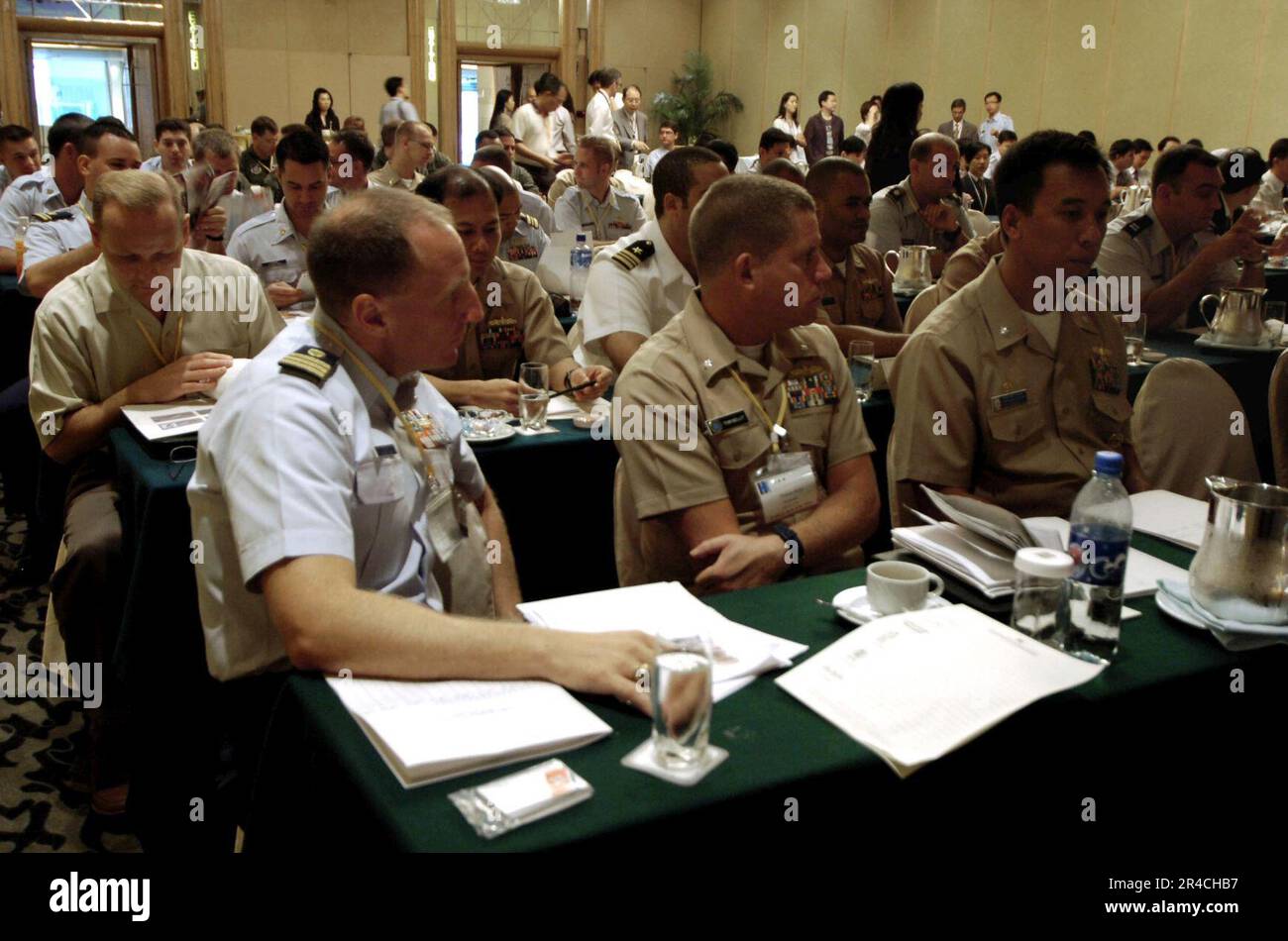 Military administrative personnel hi-res stock photography and images ...