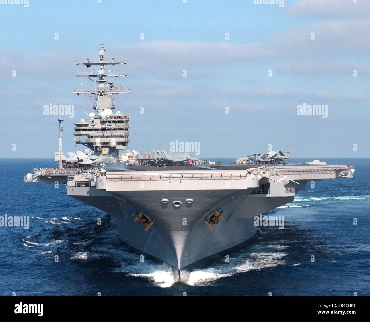 US Navy The Nimitz-class aircraft carrier USS Ronald Reagan (CVN 76 ...