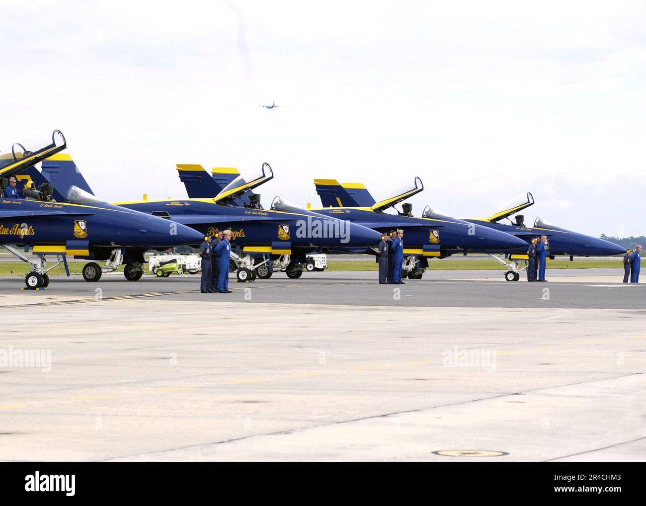 US Navy After landing, pilots and their aircraft's maintenance team ...