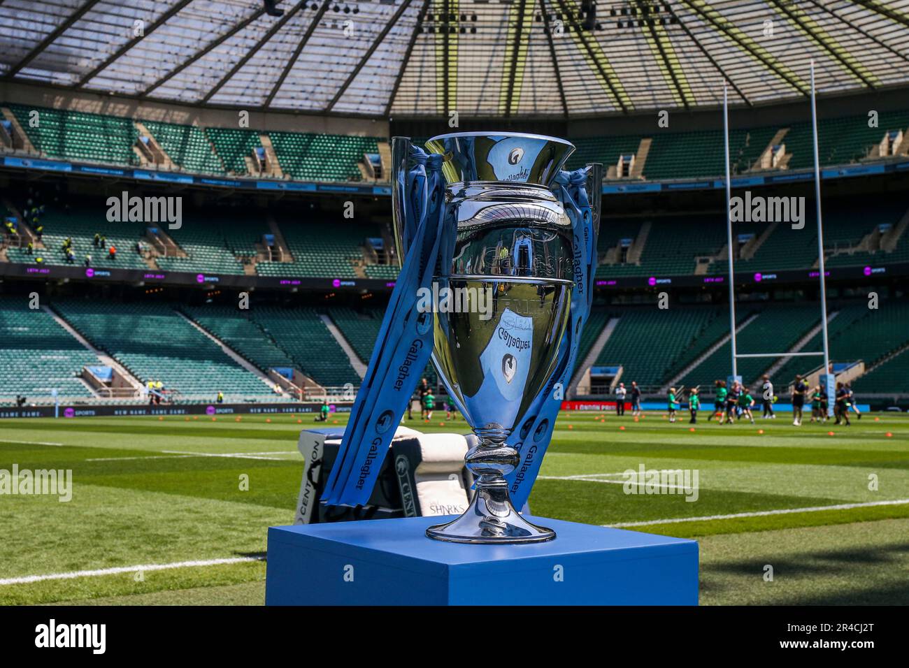 A view gallagher premiership trophy hi-res stock photography and images ...