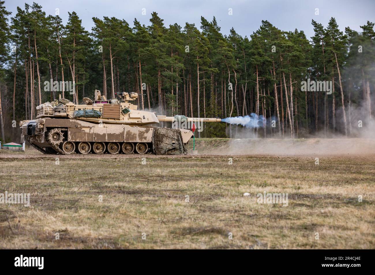 U.S. Soldiers assigned to the 2nd Armored Brigade Combat Team, 1st ...