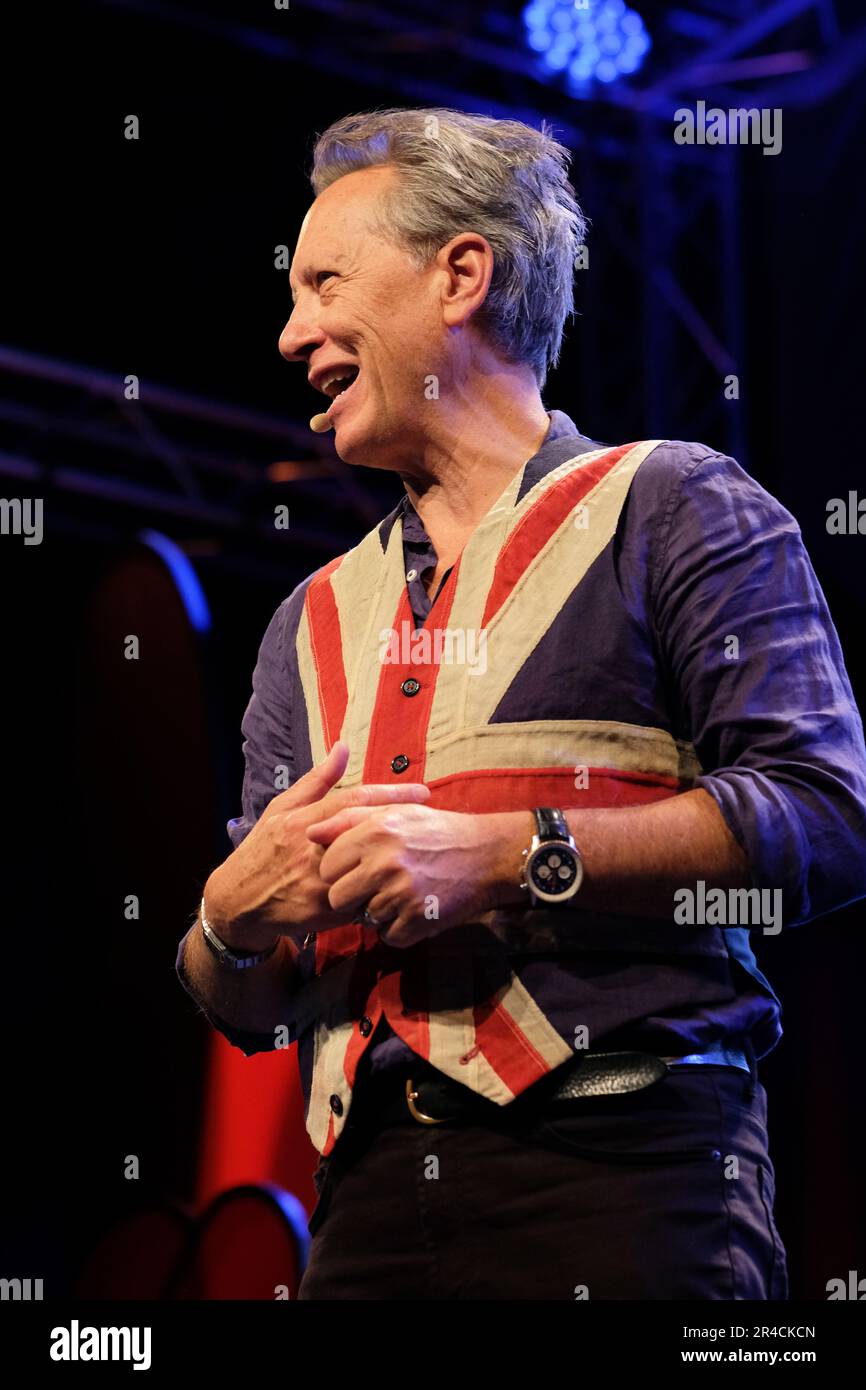 A pocketful of happiness hi-res stock photography and images - Alamy