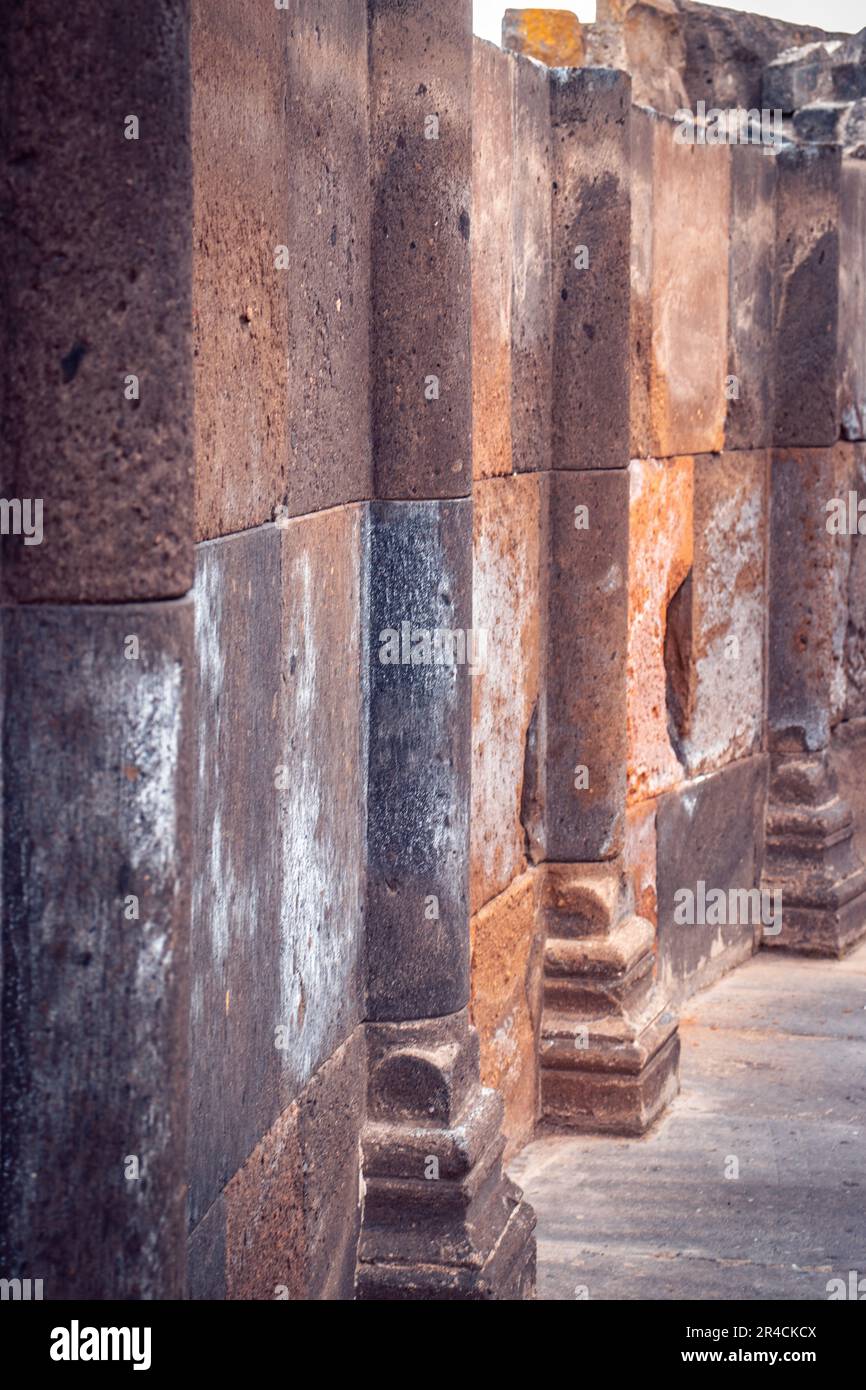 Collapsed column hi-res stock photography and images - Alamy