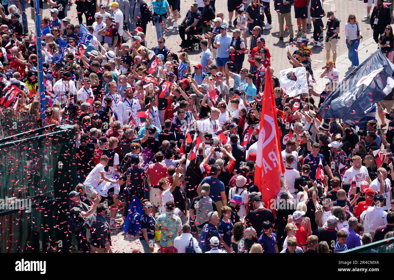 Saracens players walk through the fans as they arrive for the Gallagher ...