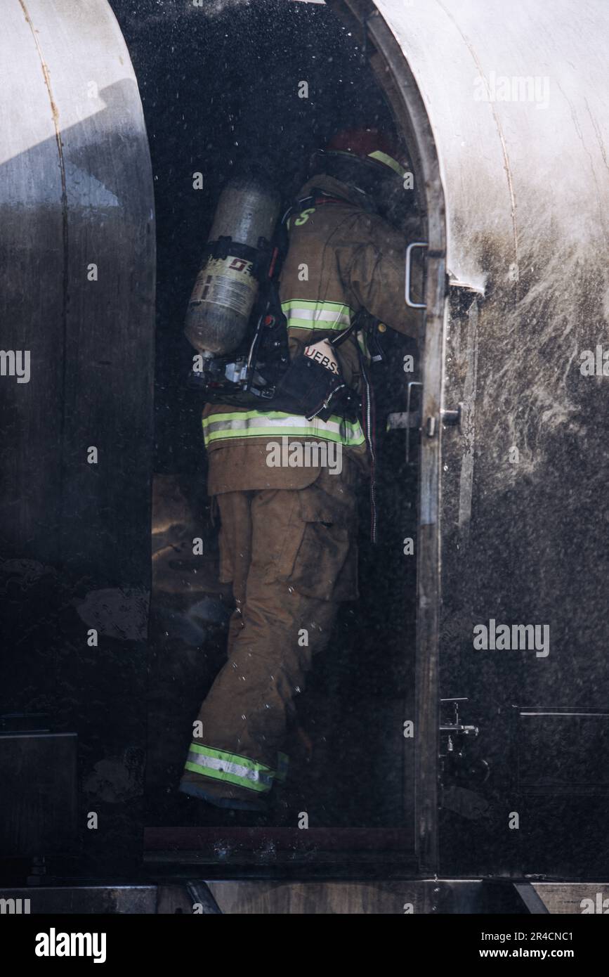 U.S. Marines with Aircraft Rescue and Firefighting (ARFF), Headquarters ...