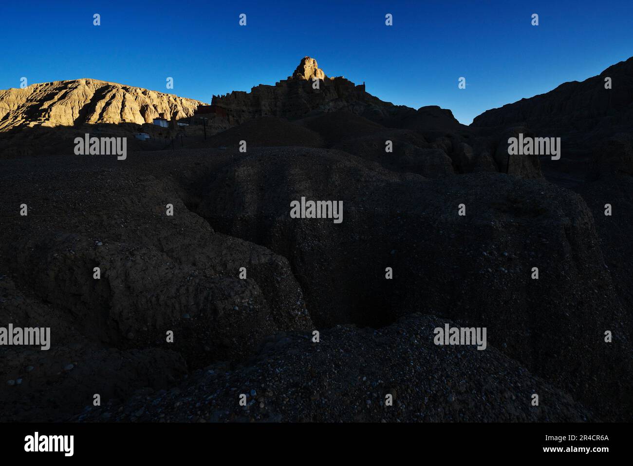 (230527) -- ZANDA, May 27, 2023 (Xinhua) -- This photo taken on May 26 ...