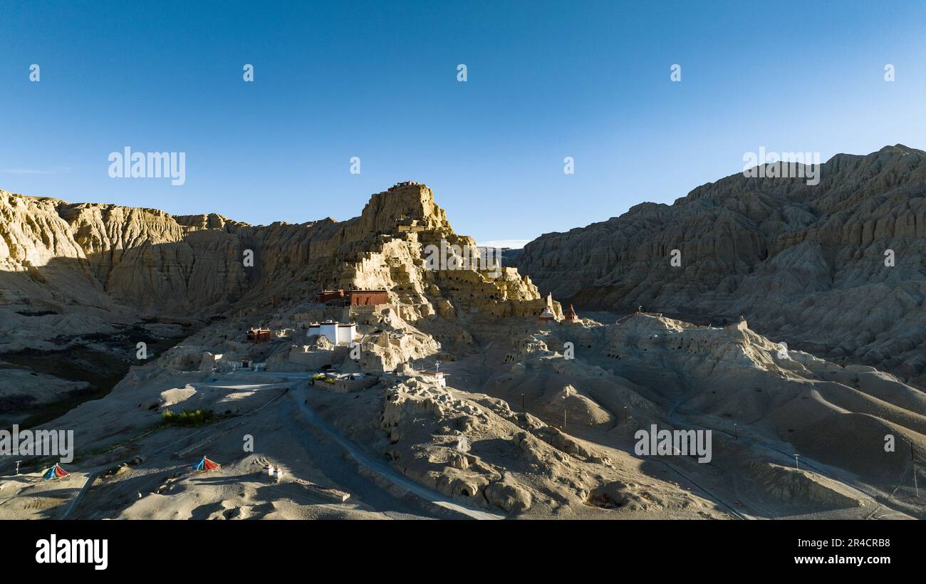 (230527) -- ZANDA, May 27, 2023 (Xinhua) -- This aerial photo taken on ...