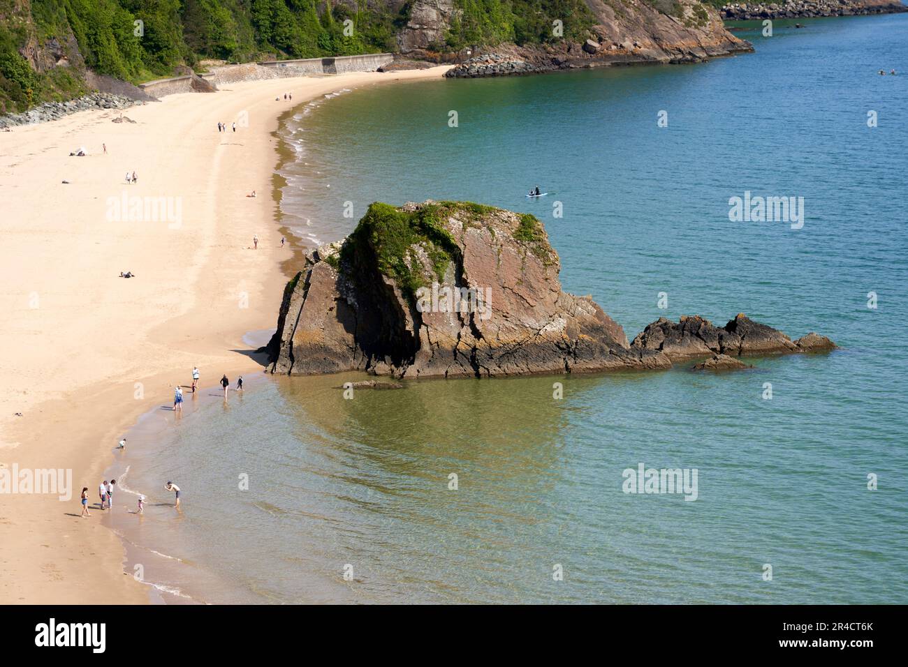 North beach tenby goskar rock hi-res stock photography and images - Alamy