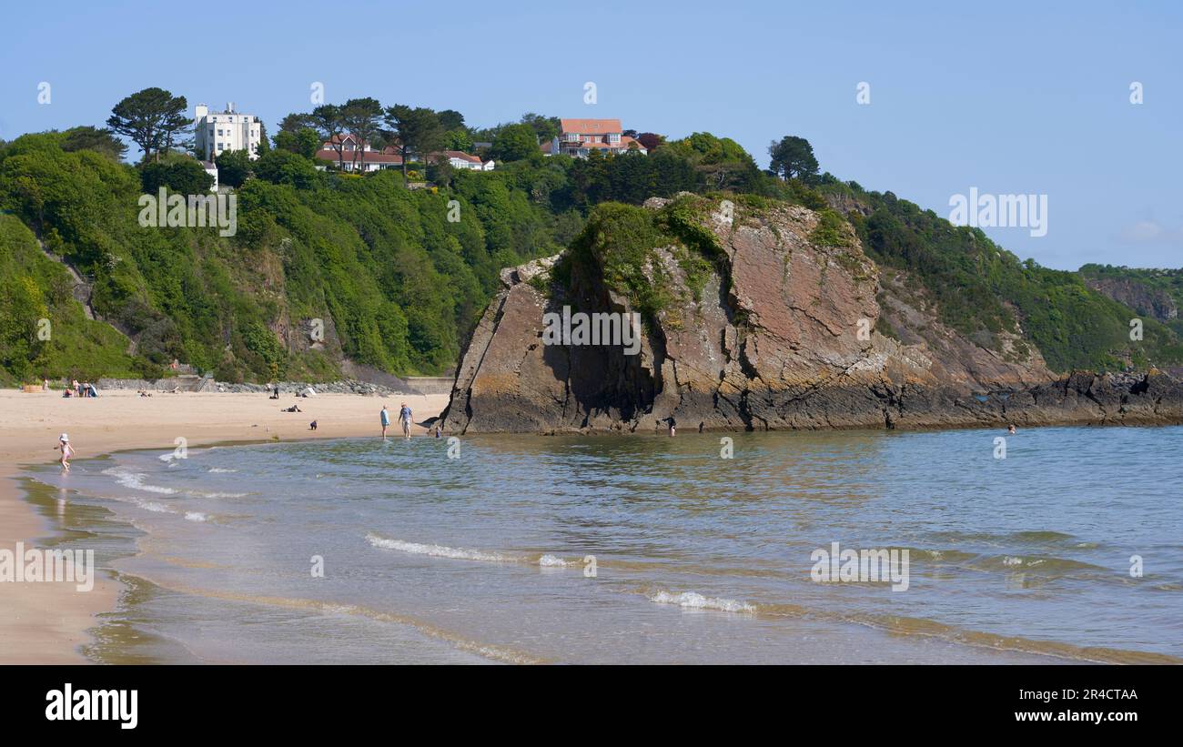 Tenby North beach and Goskar Rock, Tenby, Pembrokeshire, West Wales ...