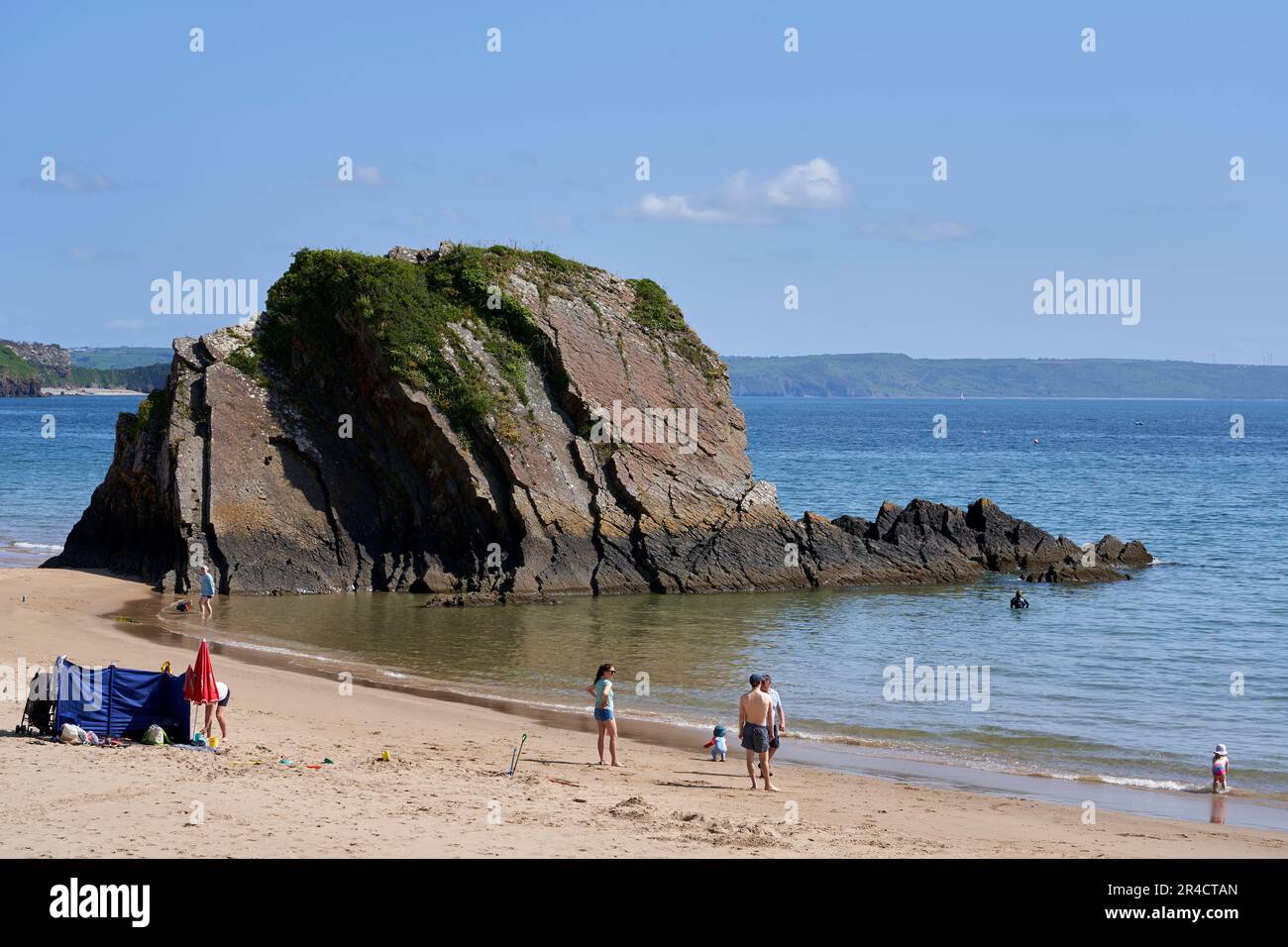 Tenby North beach and Goskar Rock, Tenby, Pembrokeshire, West Wales ...