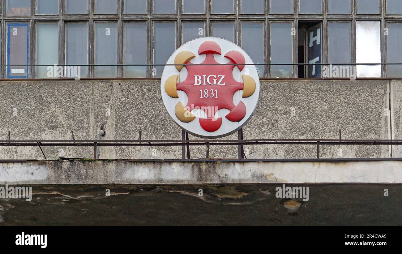 Bigz hi-res stock photography and images - Alamy