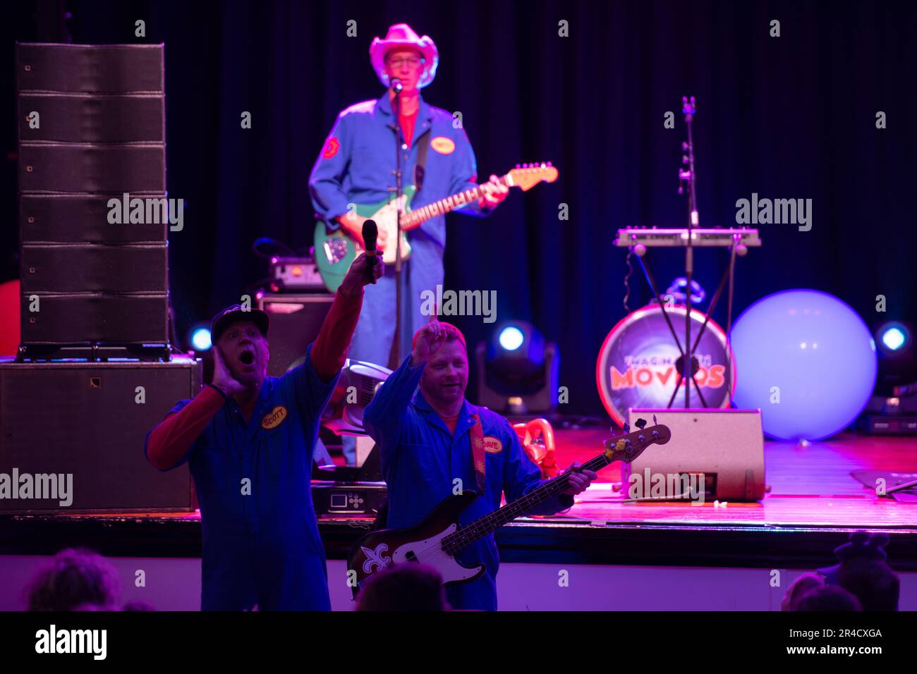 Imagination Movers Scott Durbin and Dave Poche encourage kids to get up ...