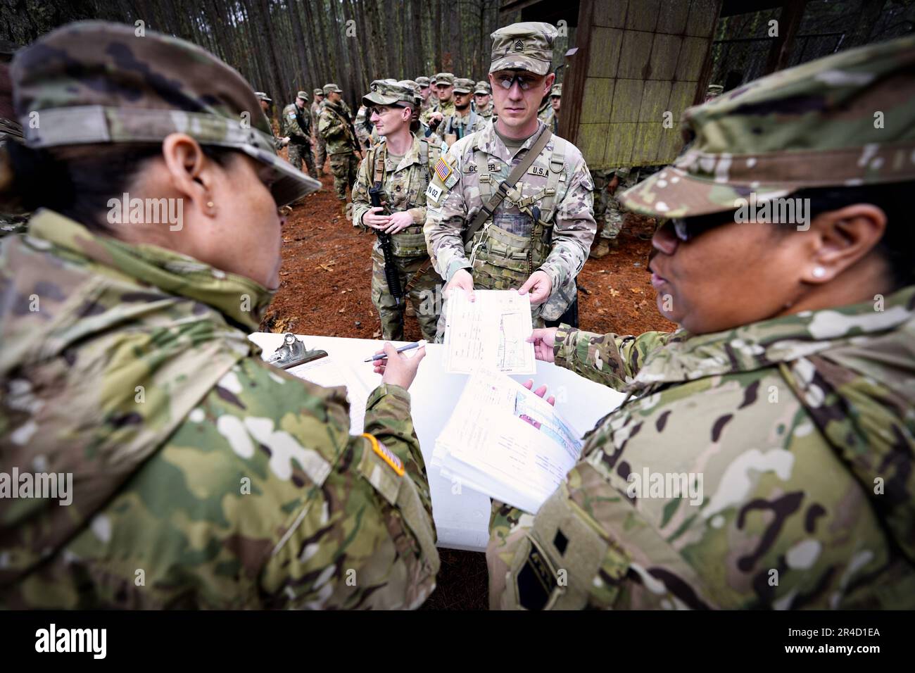 Soldiers complete land navigation training hi-res stock photography and ...