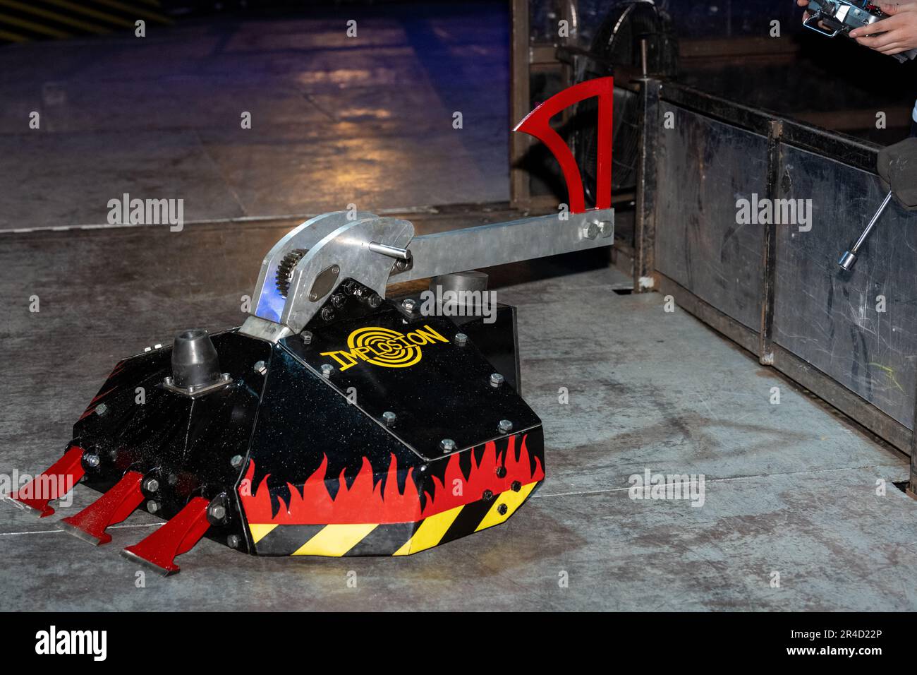 Heavyweight robots hi-res stock photography and images - Alamy