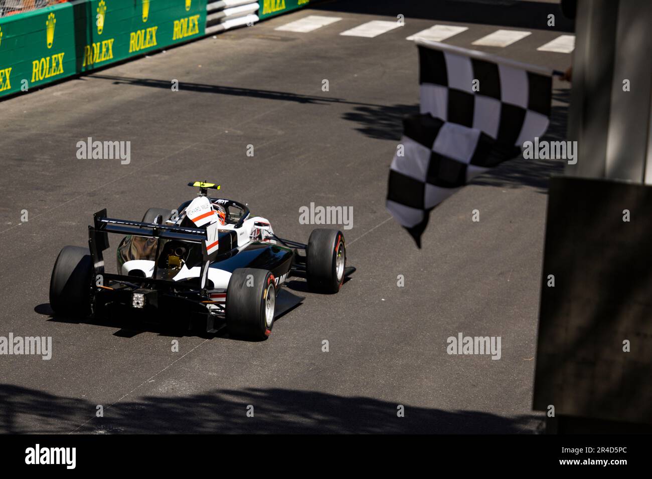 Finish flag, 08 SAUCY Grégoire (swi), ART Grand Prix, Dallara F3 ...