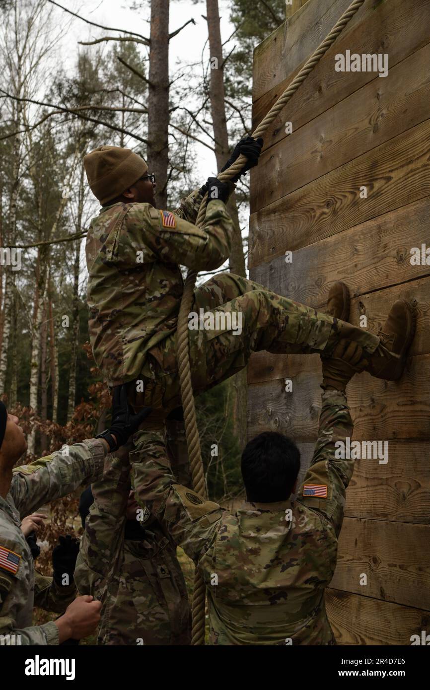 U.S. Soldiers assigned to Headquarters and Headquarters Detachment ...