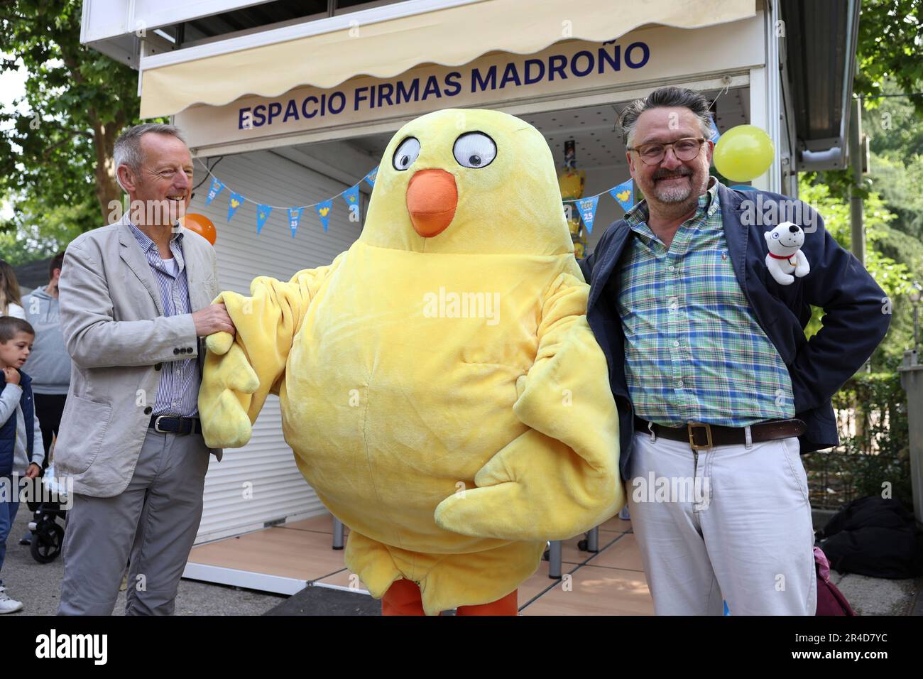 The authors of 'El Pollo Pepe' Nick Denchfield (r) and Ant Parker (l ...