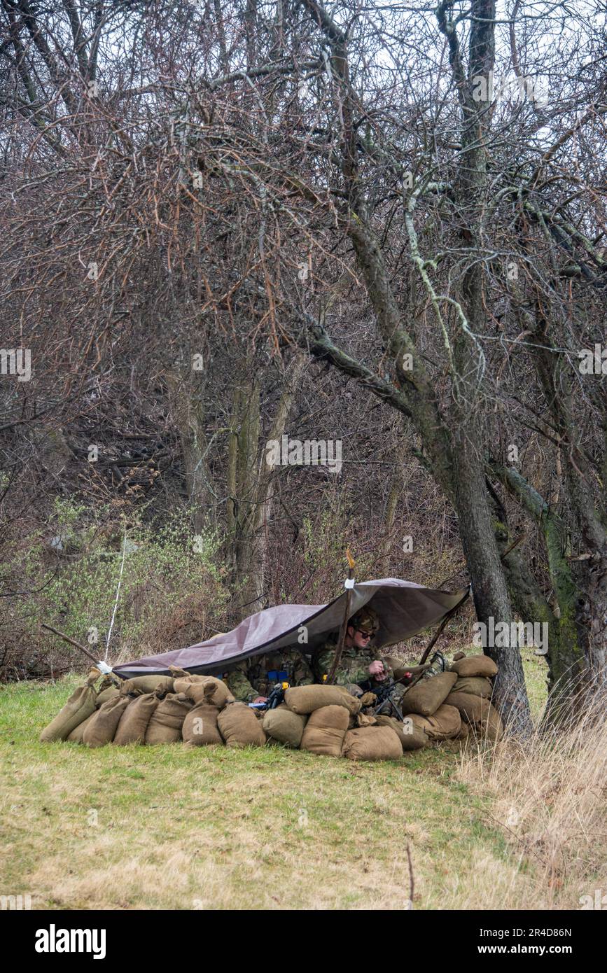 Pennsylvania Air National Guardsmen with the 171st Air Refueling Wing’s ...