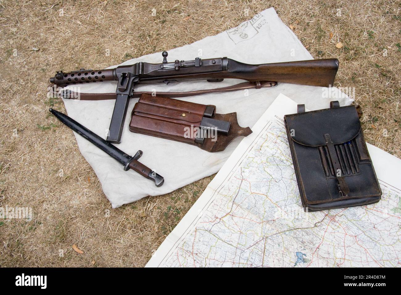 German steyr-Solothurn ST 100 sub machine gun, with bayonet and extra ...