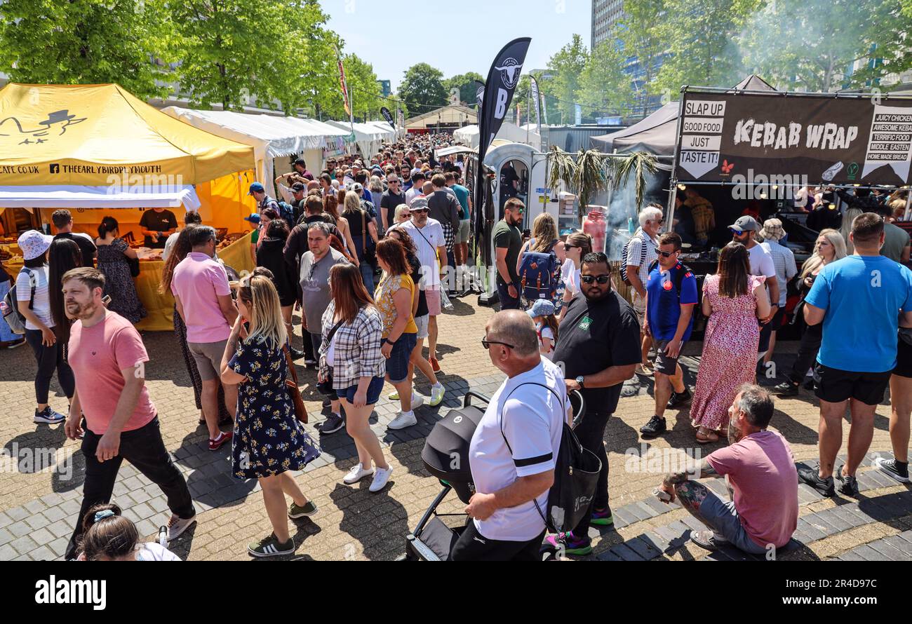 In the Bank Holiday sunshine visitors flock to the Plymouth annual ...