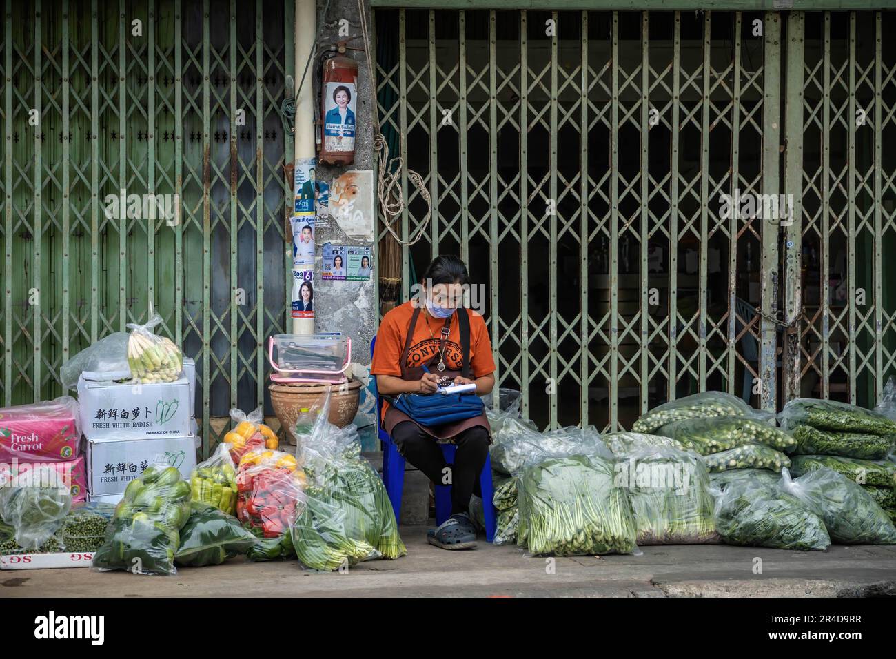 Bangkok, Thailand. 25th May, 2023. Wholesale vegetable street vendor ...