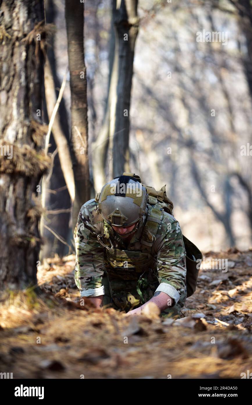 The competition for the selection of the best EOD team among the EODs ...