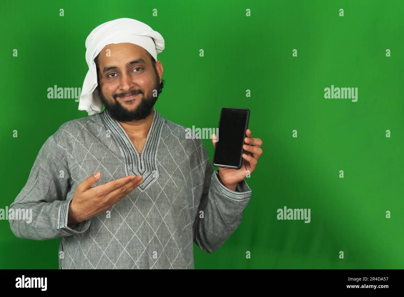 Indian Young Farmer Showing His Mobile on Right Hand In Green Screen ...