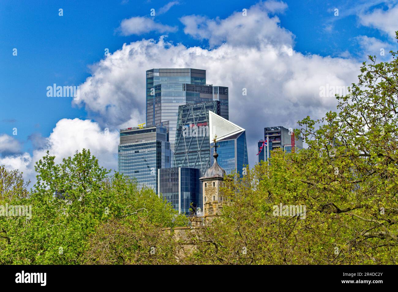 London blue sky over the Tower of the Tower of London alonside the many ...