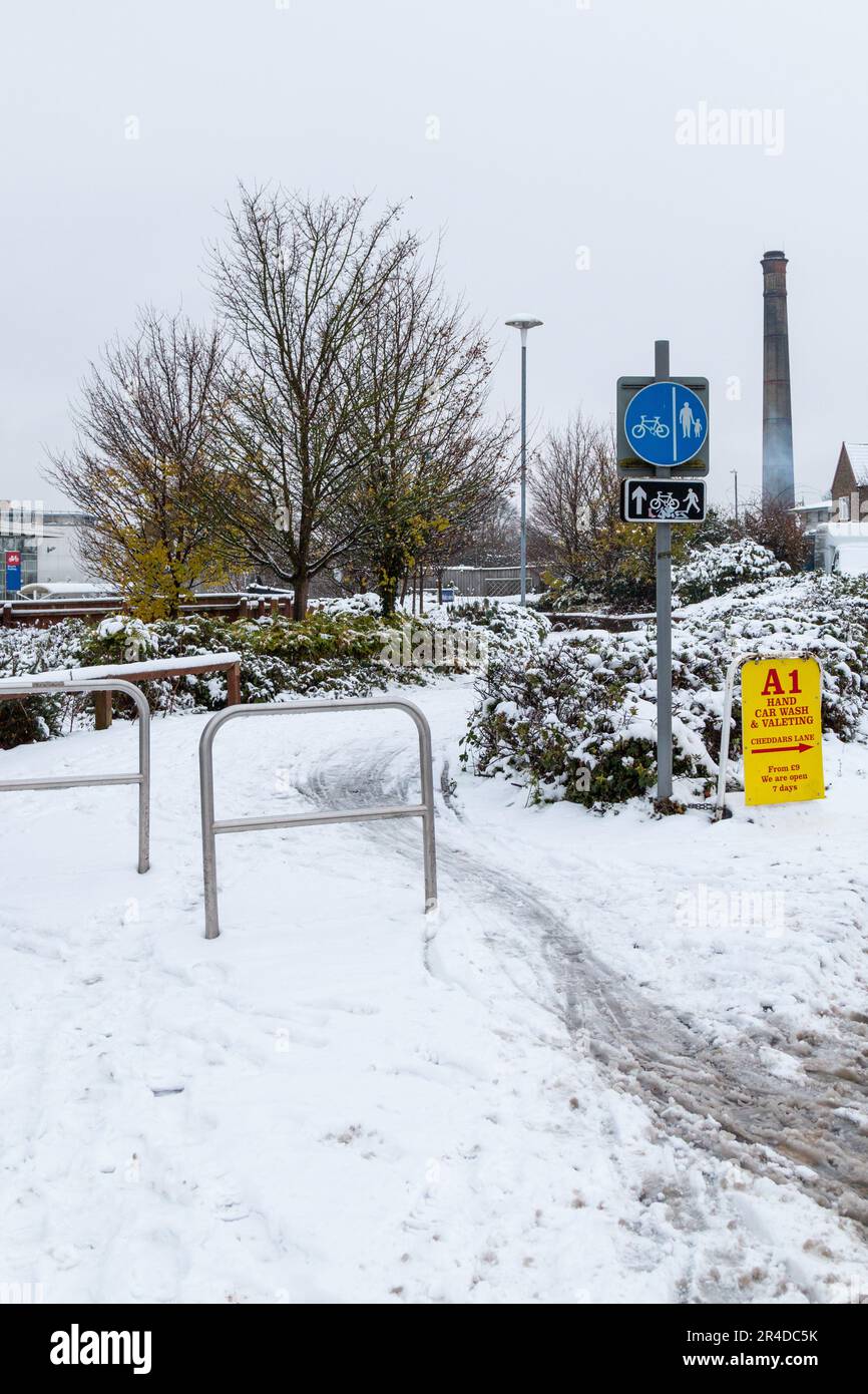 The foot entrance and bicycle path to Tescos on Newmarket Road in ...
