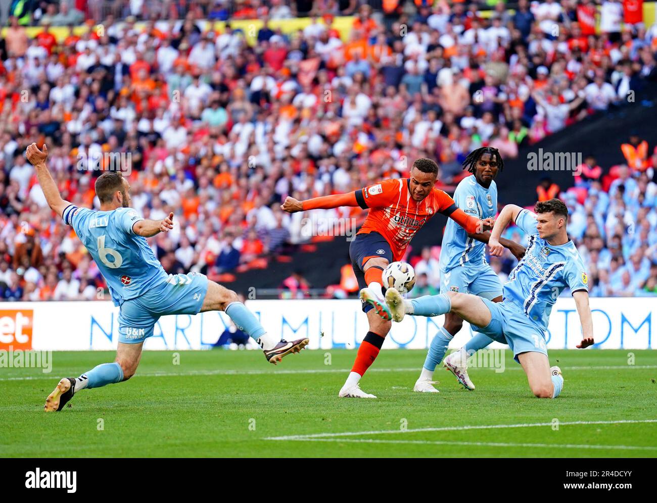 Carlton morris luton town 2023 hi-res stock photography and images - Alamy