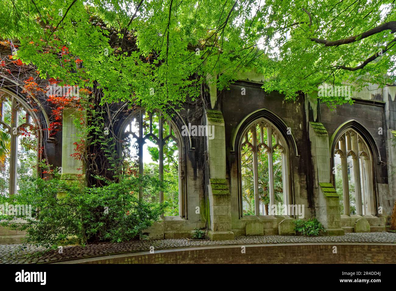 London St Dunstans Hill and St Dunstan in the East Church Garden church ...