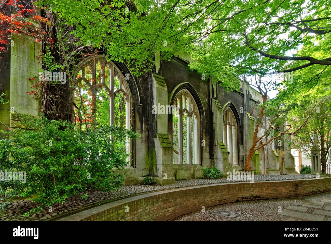 London St Dunstans Hill and St Dunstan in the East Church Garden church ...