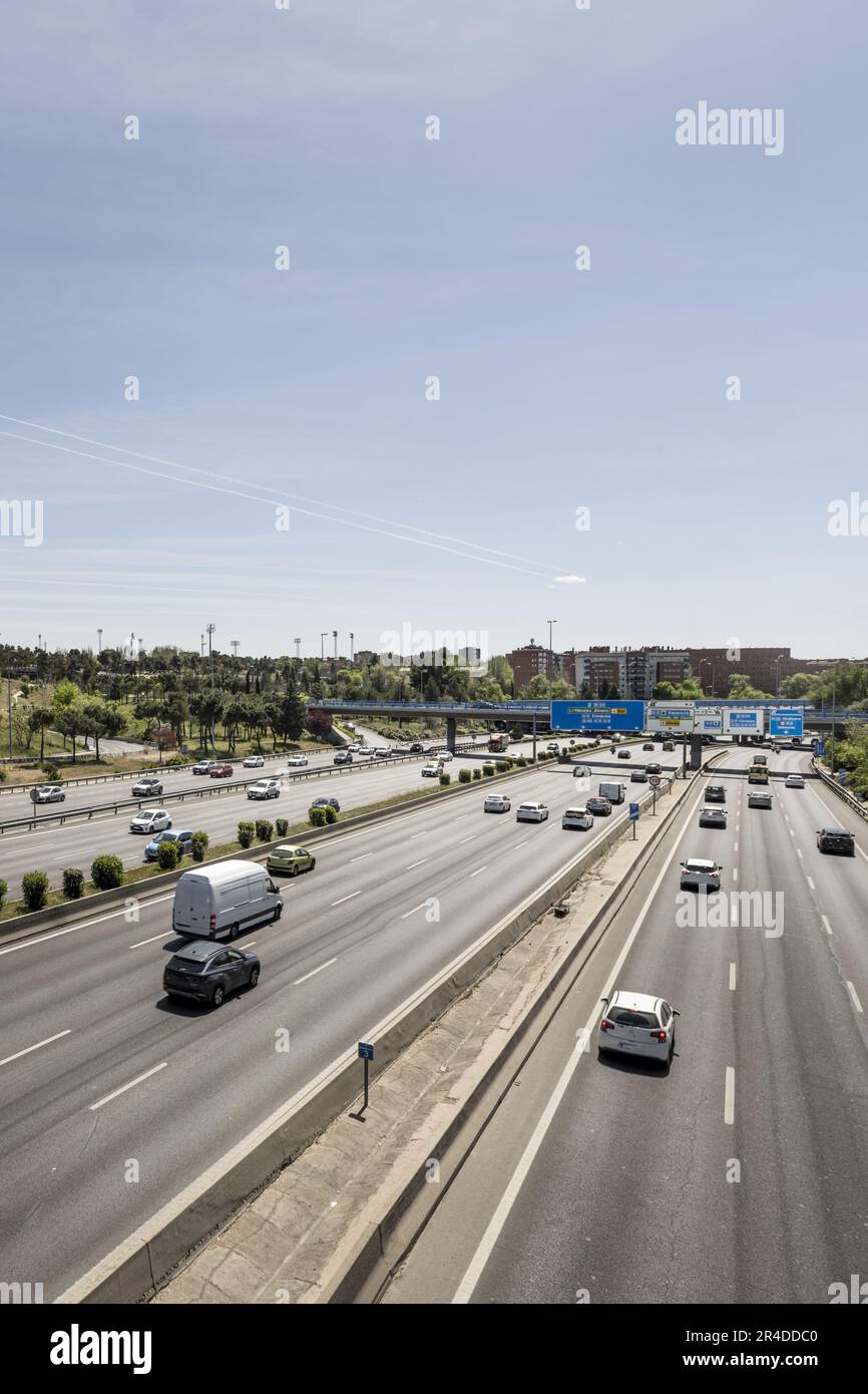 Road traffic on a ring road in the city of Madrid Stock Photo - Alamy